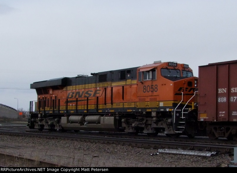 BNSF 8058